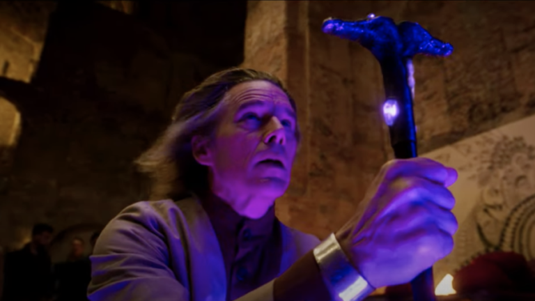 Arthur Harrow (Ethan Hawke)